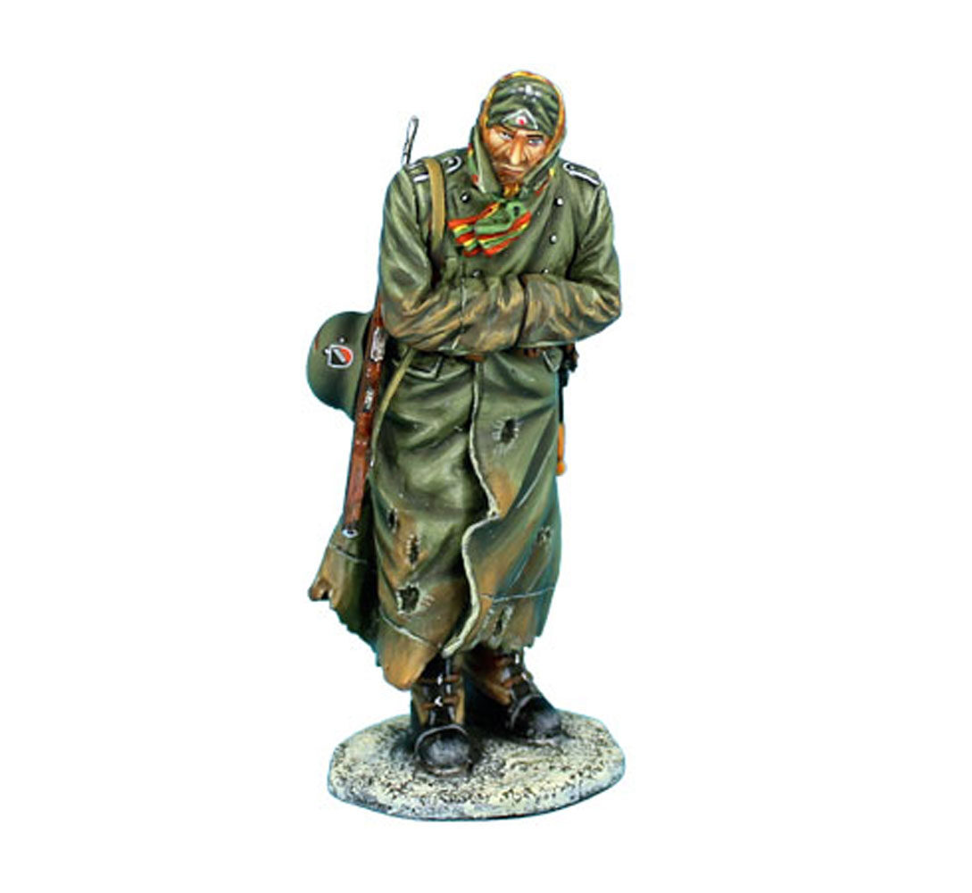 Frozen German Walking with Soviet SVT Rifle - Saimex Toys
