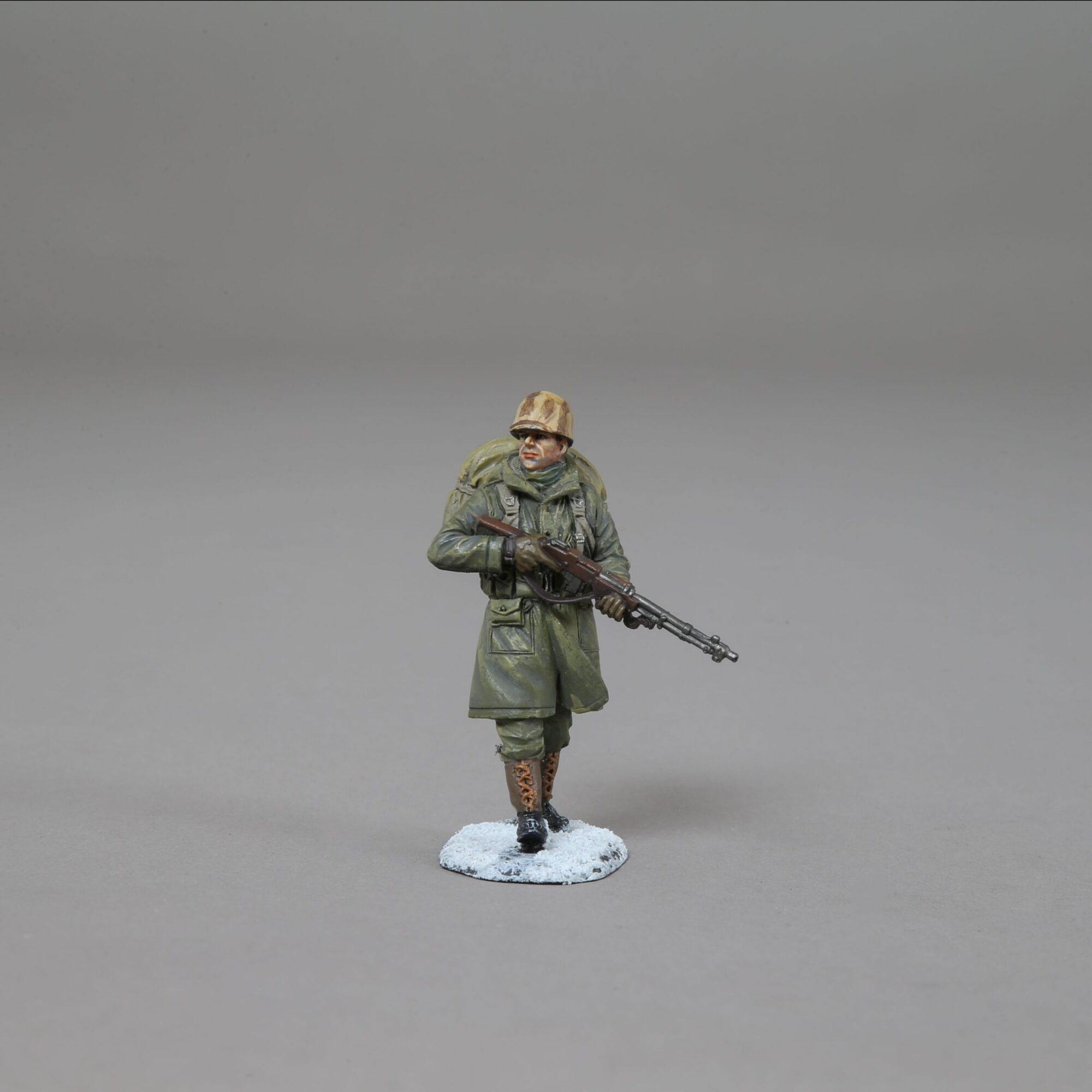 features a USMC soldier with BAR rifle - Saimex Toys