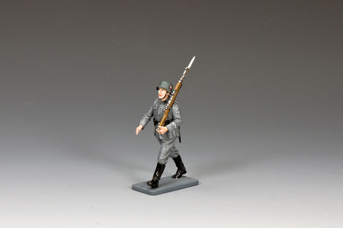 Marching Waffen SS Man w/Rifle - Saimex Toys